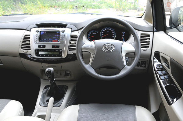 New 2013 Toyota Innova vs Tata Aria | Autocar India