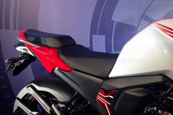 Yamaha introduces Blue Core tech on new FZ bikes - Introduction ...