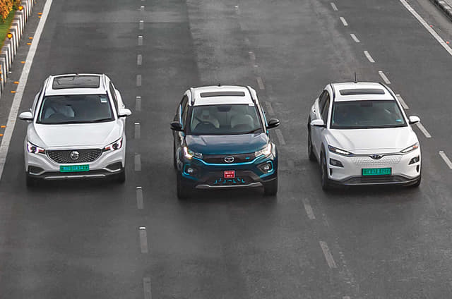 Nissan Magnite vs Maruti Vitara Brezza comparison - Introduction ...