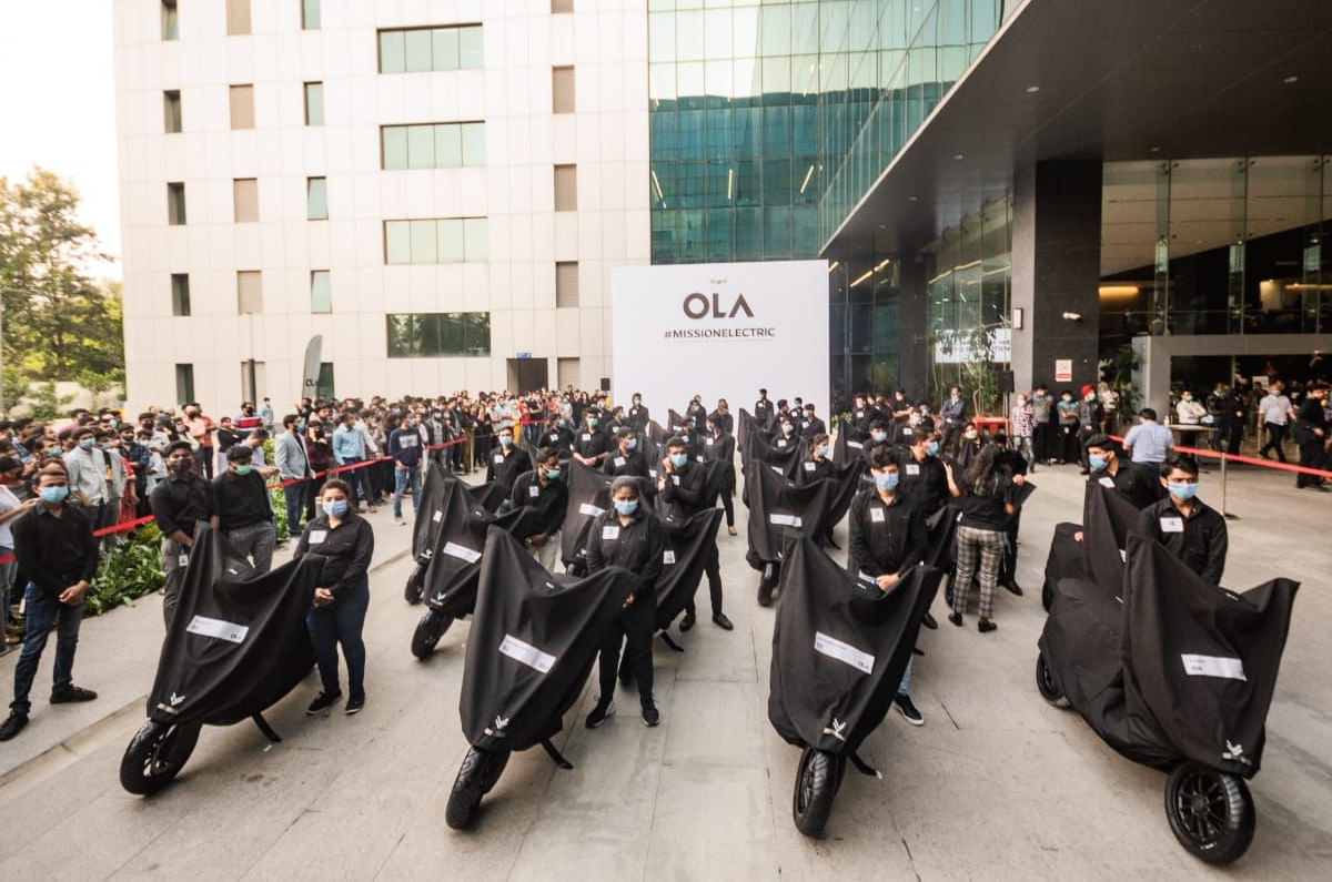Ola Electric begins delivering S1, S1 Pro scooters | Autocar India