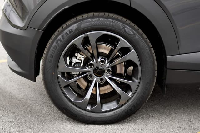 2025 Vinfast VF7 review: 350hp AWD EV with a spacious back seat ...