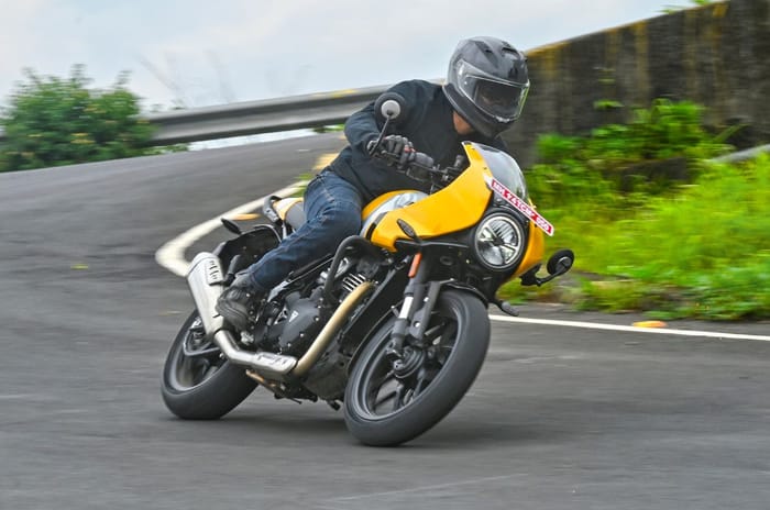 Triumph Thruxton 400 review: Small Thruxton, big style - Introduction ...