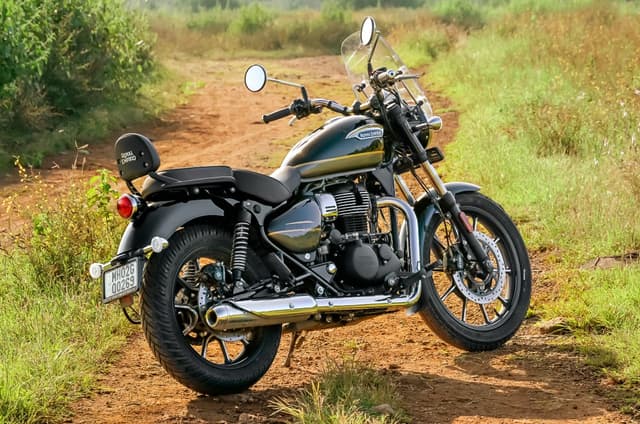 Eurogrip Roadhound tyres reviewed on a Triumph Street Triple RS ...