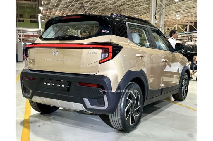 Mahindra XUV 3XO Colours – Check Mahindra XUV 3XO Colour Options ...