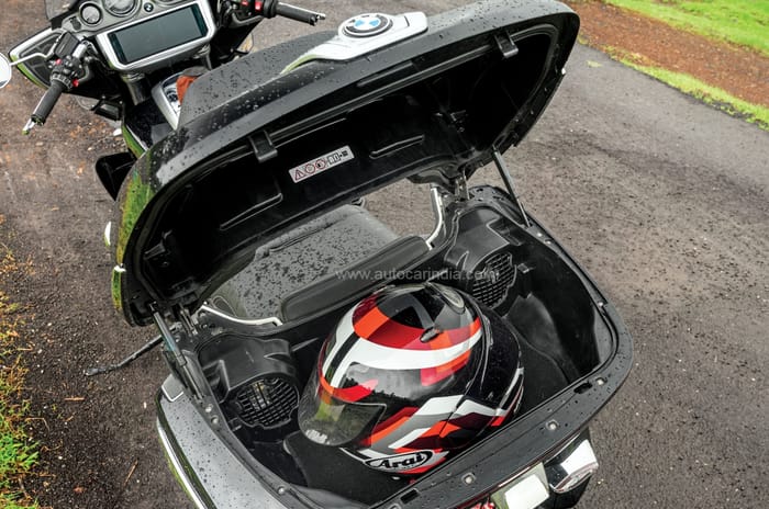 BMW R18 Transcontinental price, comfort, features, engine, luggage ...