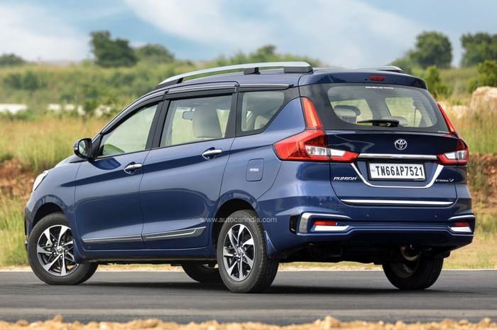 Toyota Rumion price, Rumion CNG, review, mileage, Rumion vs Ertiga ...