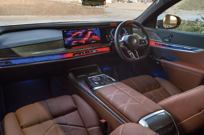 BMW i7 price, Mercedes Benz EQS, comparison, performance, range ...